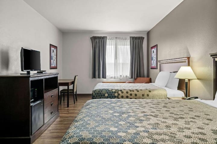 Suite 2 Queens - Billings Airport - Billings, MT