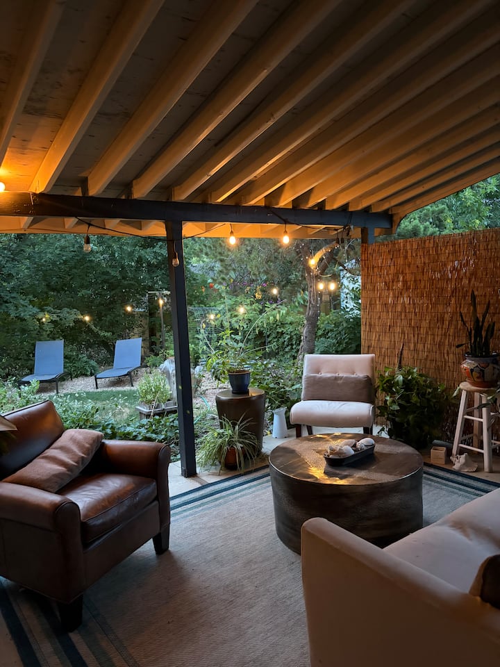 Sunny South Boulder Retreat | Relax & Explore - Boulder, CO