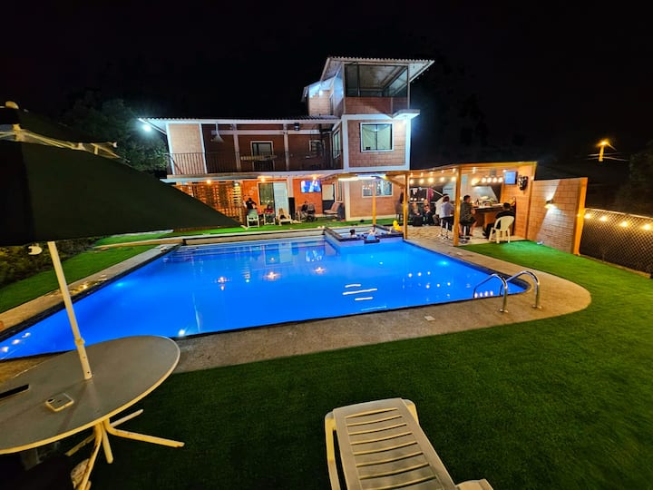 Se Renta Quinta En Yunguilla - Cuenca