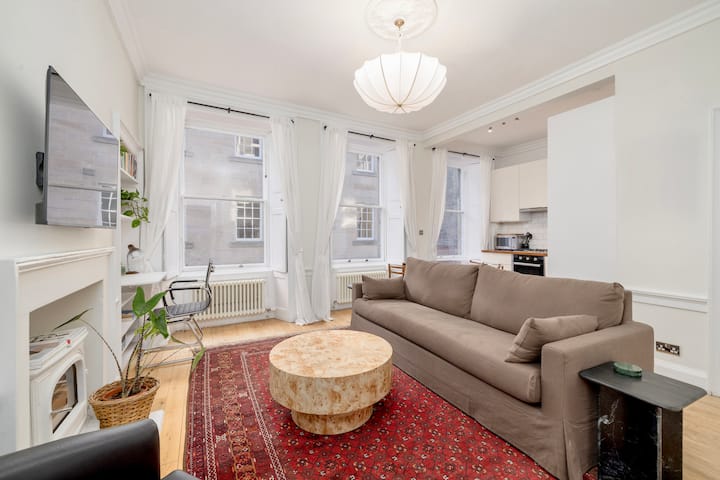 First Floor Central New Town Flat - 3 Bedrooms - Edinburgh