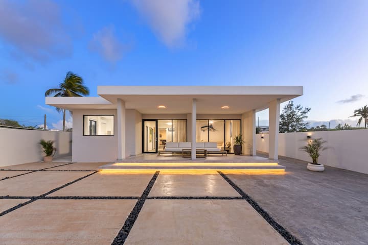 Modern Waterfront Villa W/ Pool – Villa Perla - Arecibo