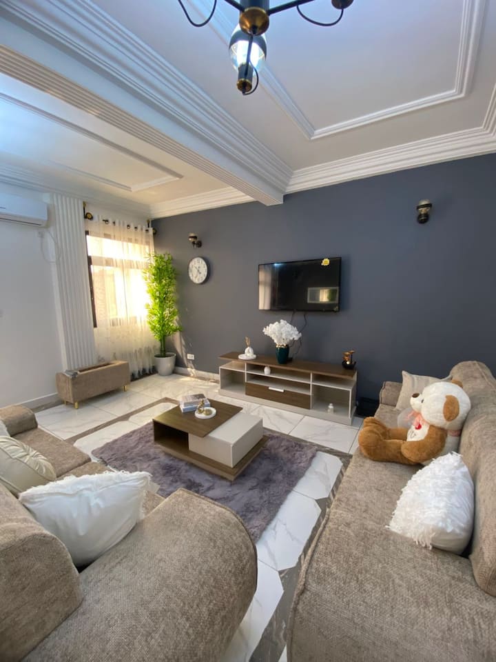Cozy Clean Haute Standing Luxury Well Equippe Apar - Yaounde
