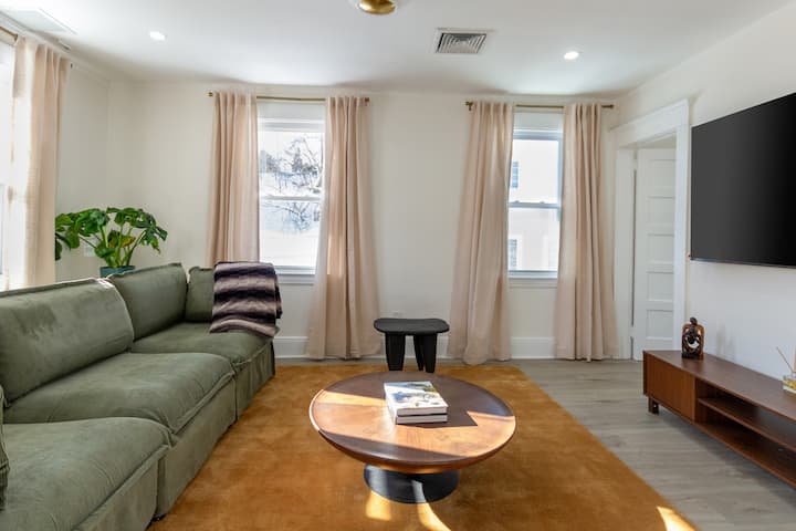 Adinkra Reserve - Curated Afro-modern Stay - 新羅謝爾