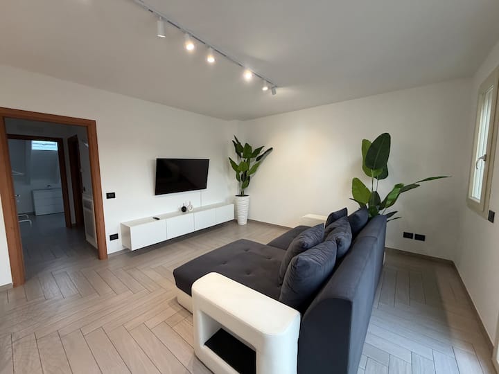 Apartment Suite 4 - Bloom House 24/7 - Saronno