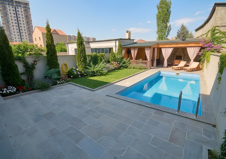 Your Holiday Home In Yerevan - 耶烈萬