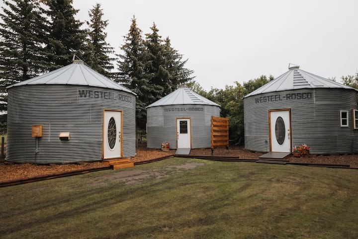 Jr Ranch Retreat - Elk Island National Park