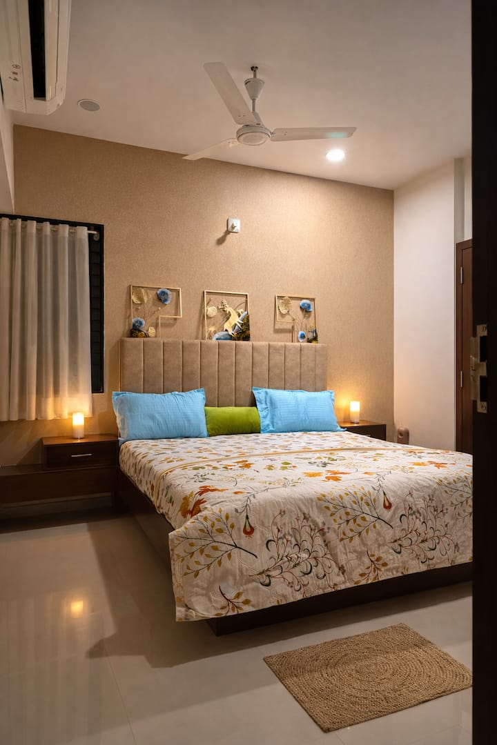 Premium Modern Room | Cozy • Netflix • Balcony - Rajasthan
