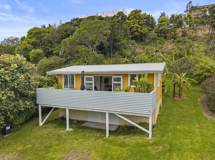 The Golden Kiwi Bach - Mangawhai