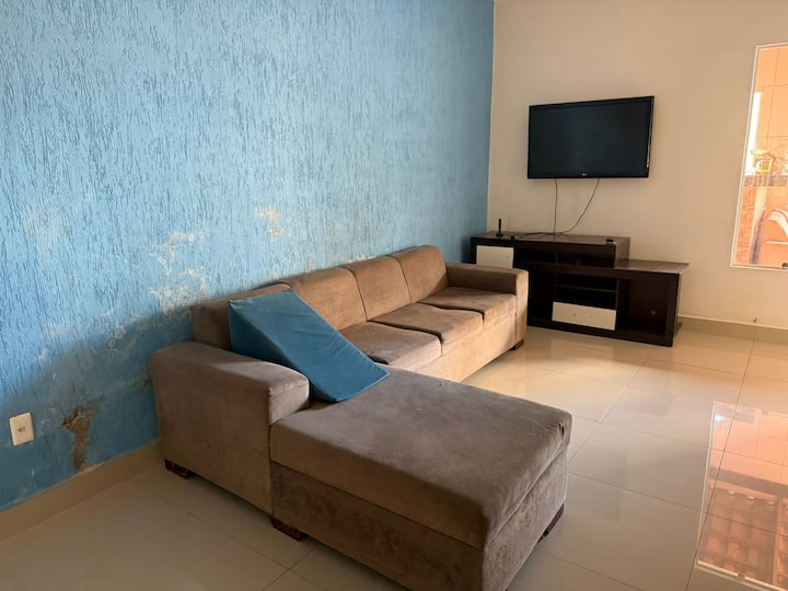 Casa Tranquila No Jd. Europa Com Quintal Privativo - Anápolis