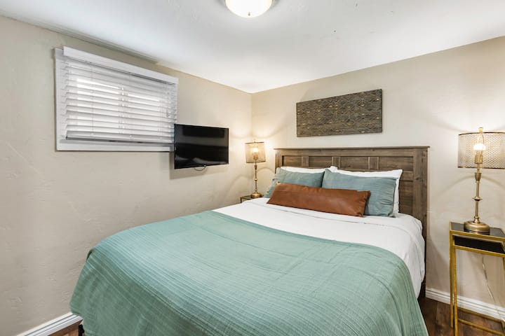 Steps To Manitou Incline/dt • Parking • Dog Ok - Manitou Springs, CO