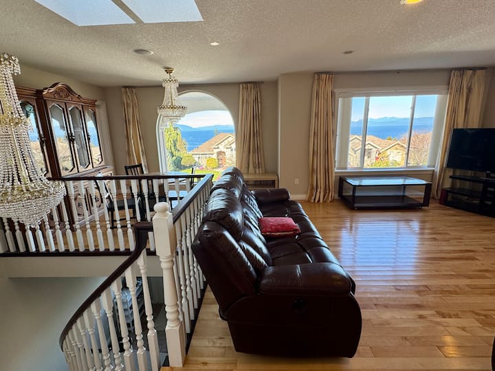 180° Ocean Views | Spacious Main Level | Nanaimo - Nanaimo