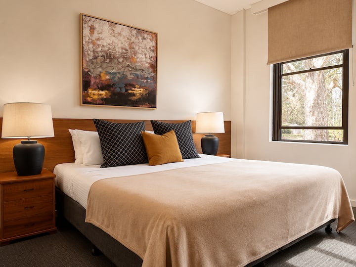 King Rooms @ The Oaks Beechworth - Beechworth