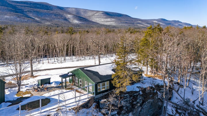 Timberledge Cabin | Fire Pit + Mountain Views - Saugerties, NY