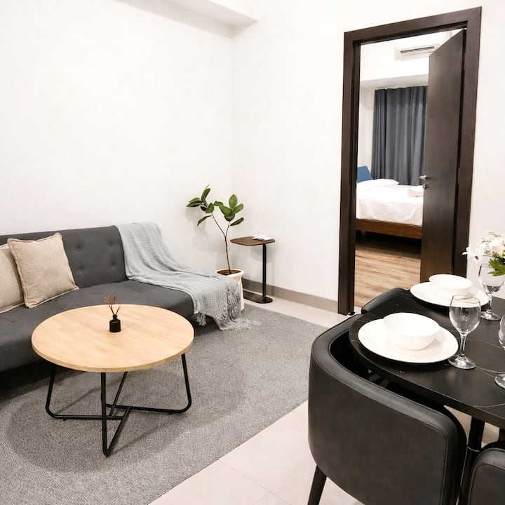 Luxury 1br Mckinley |Wifi 300mbps|venice Canal+bgc - Taguig