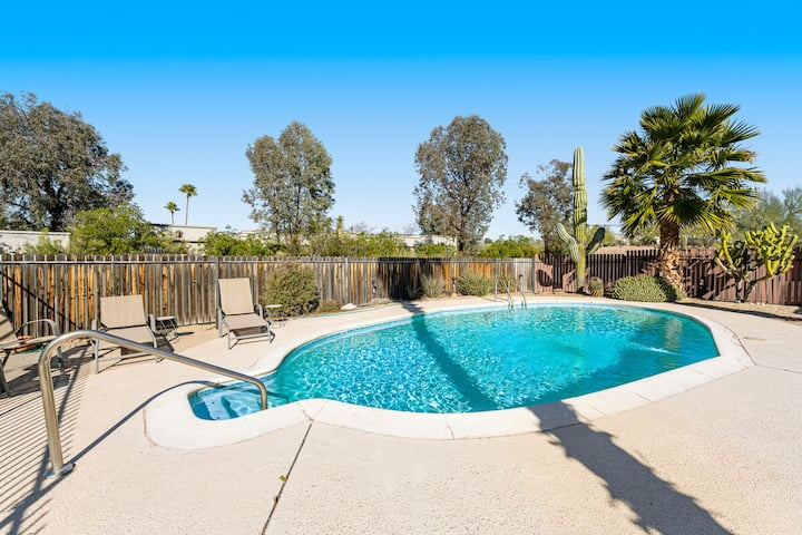 Calming 1br Condo | Patio | Pool | Fireplace - Carefree, AZ