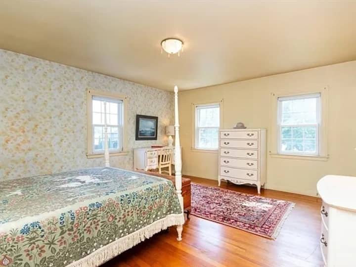 Red Rock Beach Room-2 - Lynn