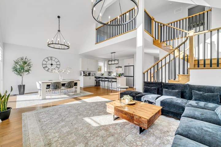 Large 3 Bdr Home Close To Beach & Hospital - Cobourg