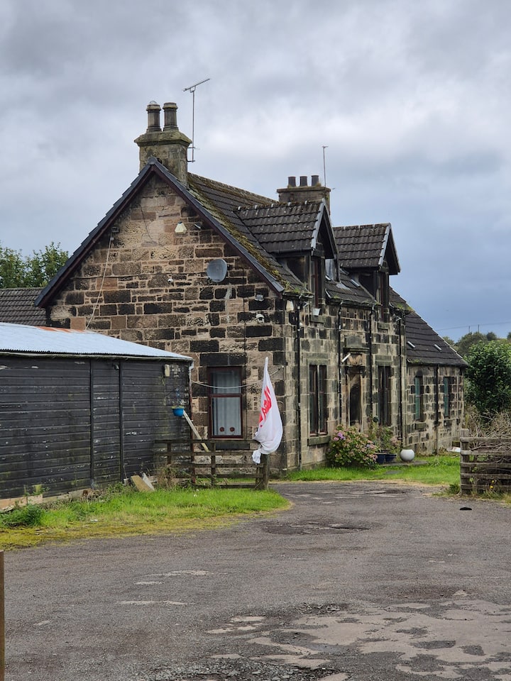 Riverside Camping On Equestrian Grounds - Glasgow