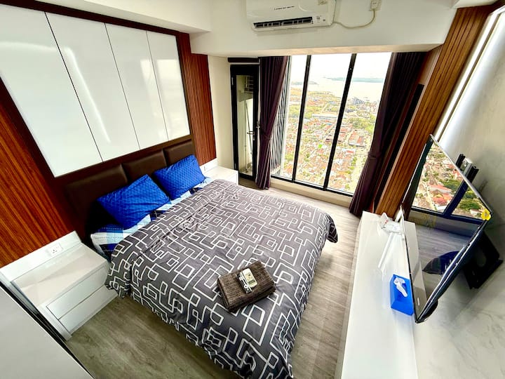 Stunning Seaview Lvl 52 - Gym, Pool & Netflix - Batam