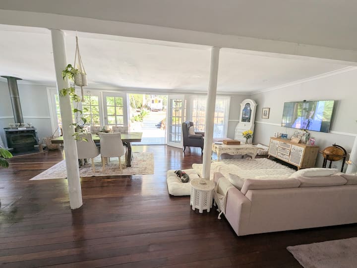 Little Sunshine Rescue Cottage - Heritage Room - Mundaring