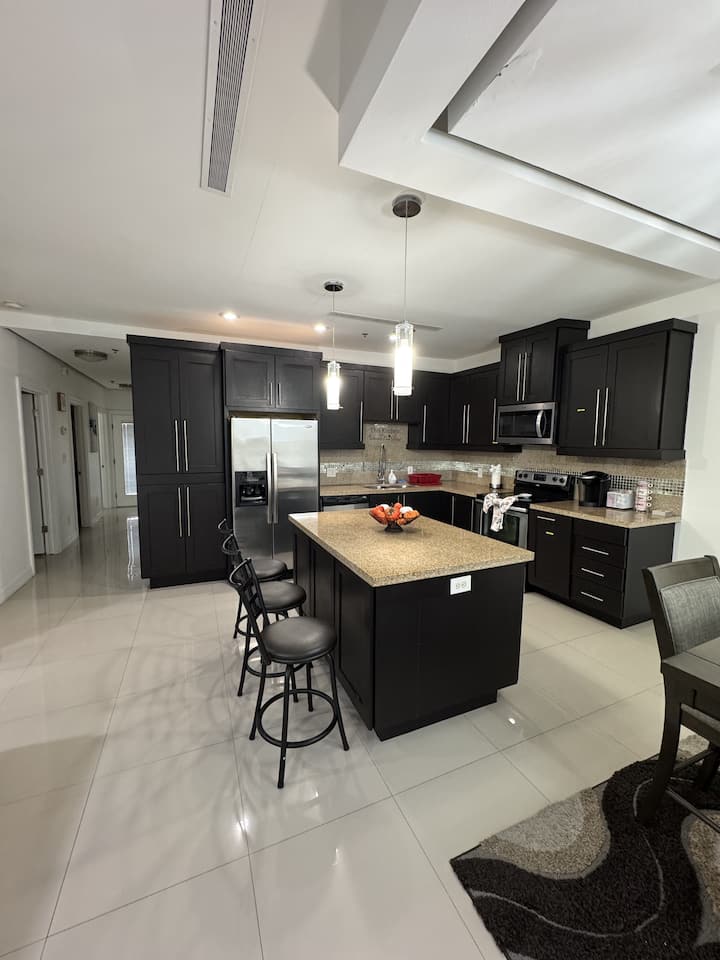 Fully Furnished 3br/2ba Near Airport & Mall - McAllen, TX