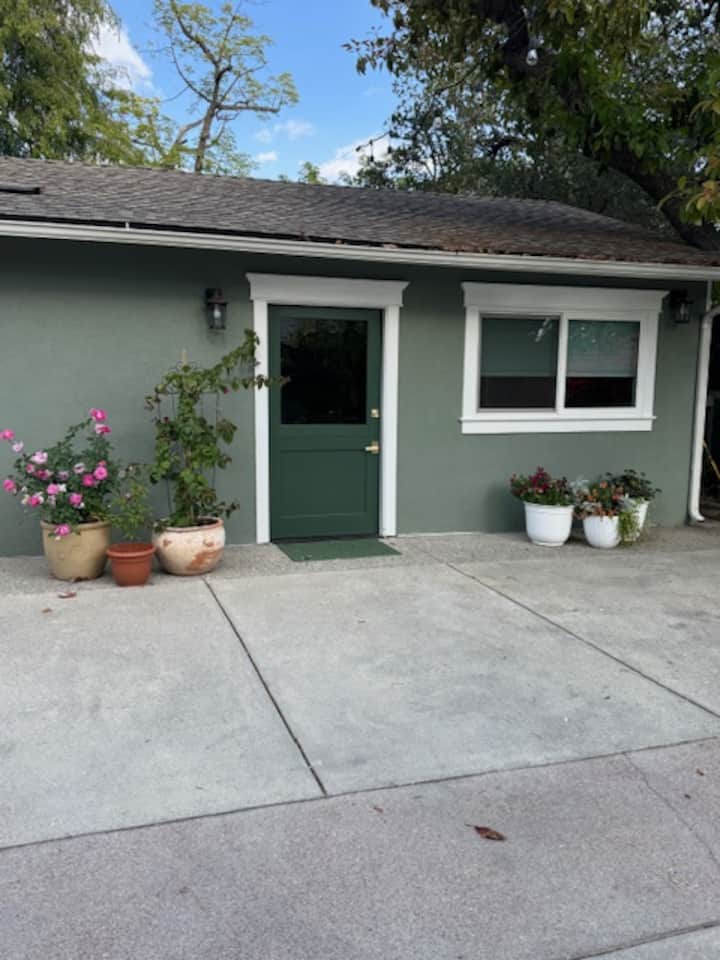 Peaceful And Private Garden Retreat - Monrovia, CA