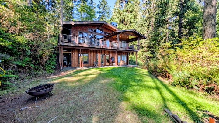 Goss Lake Chalet - Lakefront - Langley, WA