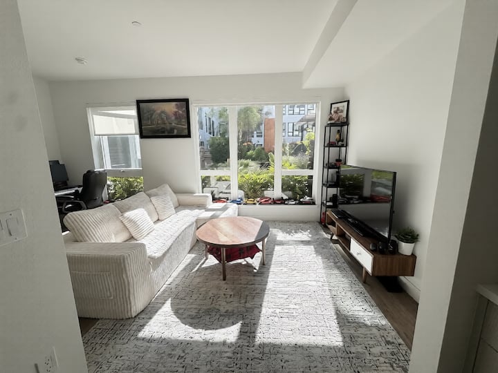 Luxury 1br At Vasara Workpods, Pool, Spa & Rooftop - Redwood City, CA