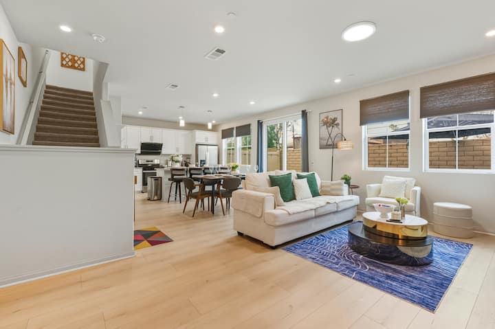 Lux & Modern 4br Getaway Near Cal Poly & Fairplex - Pomona