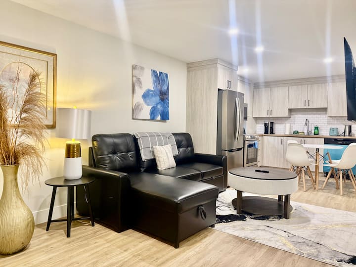 Spacious King-size Suite, Private And Central - Moncton