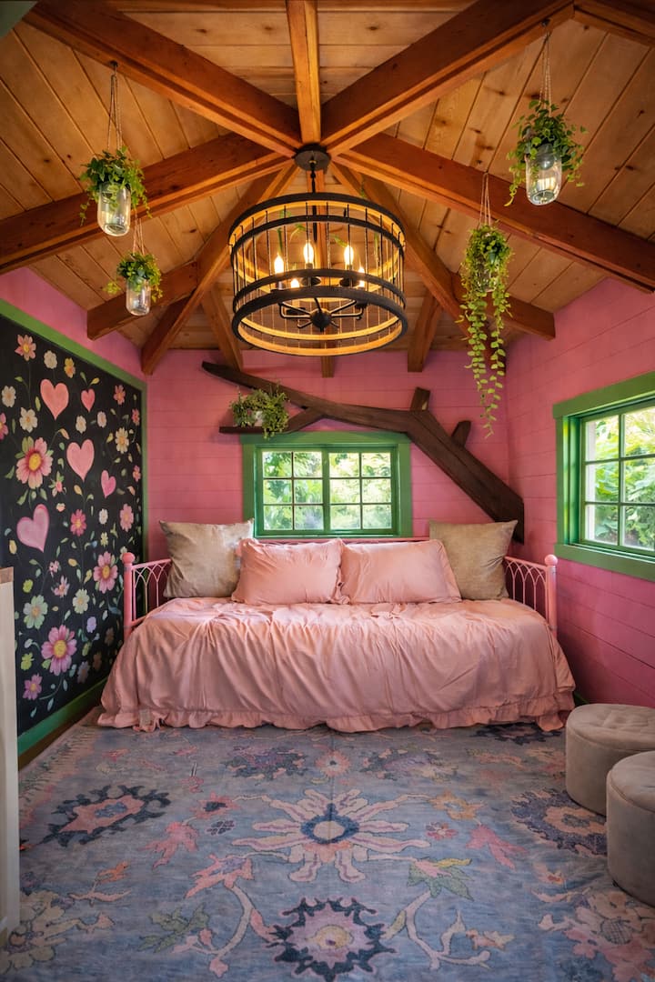 Enchanted Treehouse At Animal Sanctuary - Orange, CA