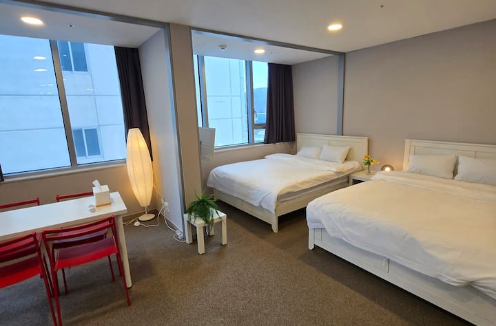 [The편안5 트리니Hotel 용인] 신규할인 에버랜드 가족여행 더블침대2개/4인가능 - 포곡읍