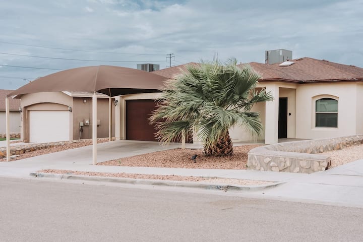 Cozy 3br Home Near Everything | Family Friendly - Santa Teresa, NM