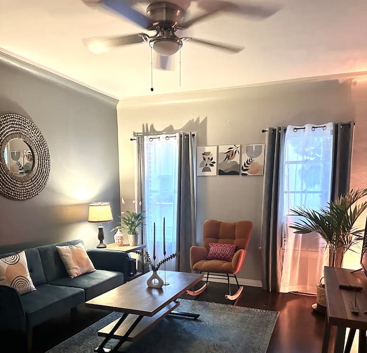 Cozy Place - Beverly Hills, CA