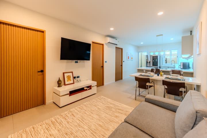 Wongamat Beach Home | 10 Walk To The Beach - Pattaya