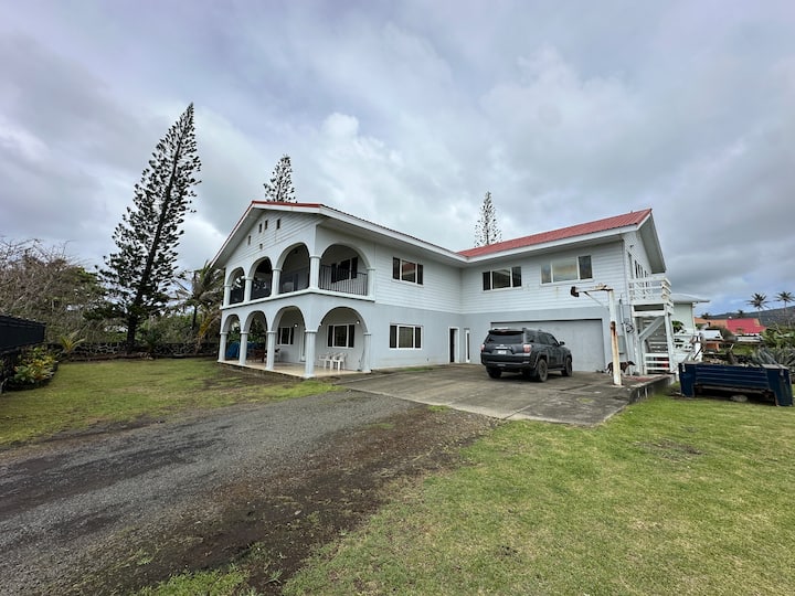 Sadie’s Commons | 7br Air-conditioned | Pool Table - American Samoa