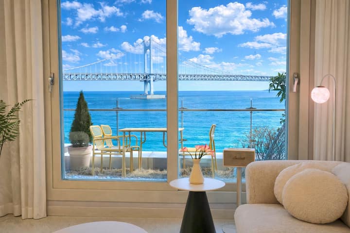 [New오픈] 광안 오션 Bay#광안대교 풀 오션뷰#감성 테라스#밀락더마켓#해수욕장#힐링 - Nam-gu