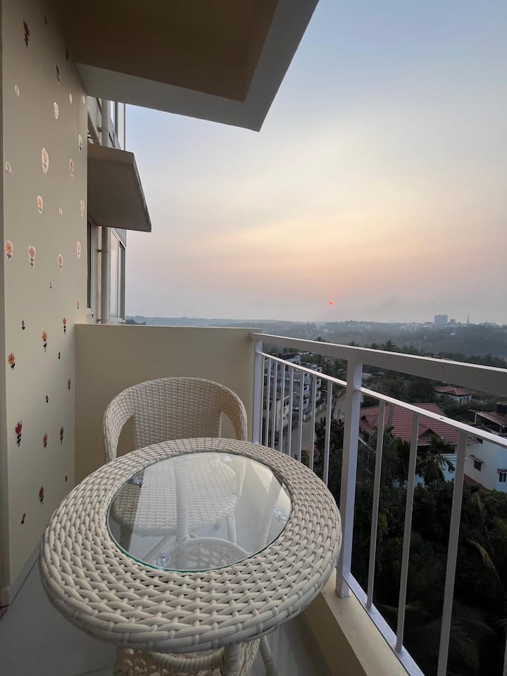 Cozy 2bhk Apartment With Scenic View (Family Only) - India