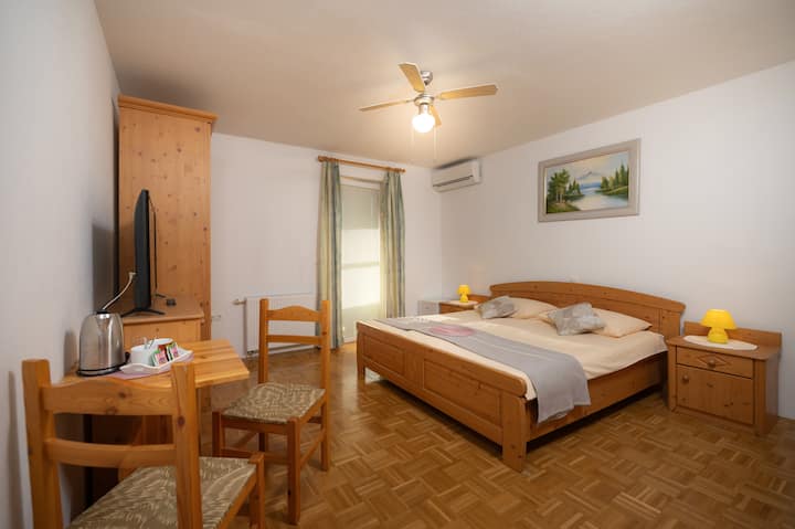 Pr Matjon – Double Room With Balcony & Breakfast - Bled