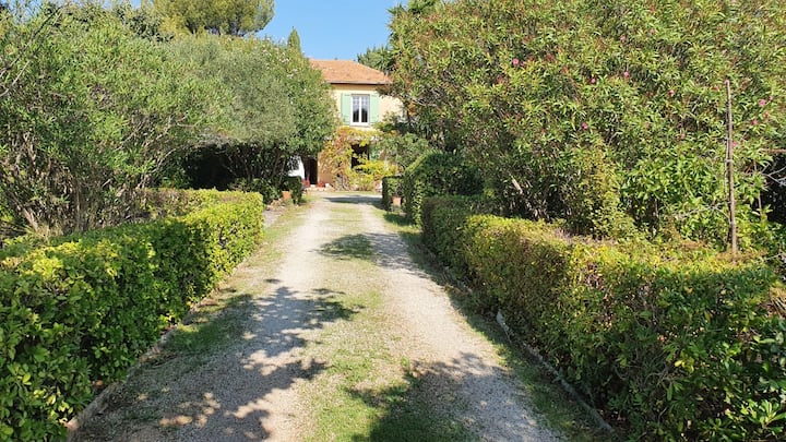 La Poulidetto 
Type 4 En Rdc D’une Villa - La Ciotat