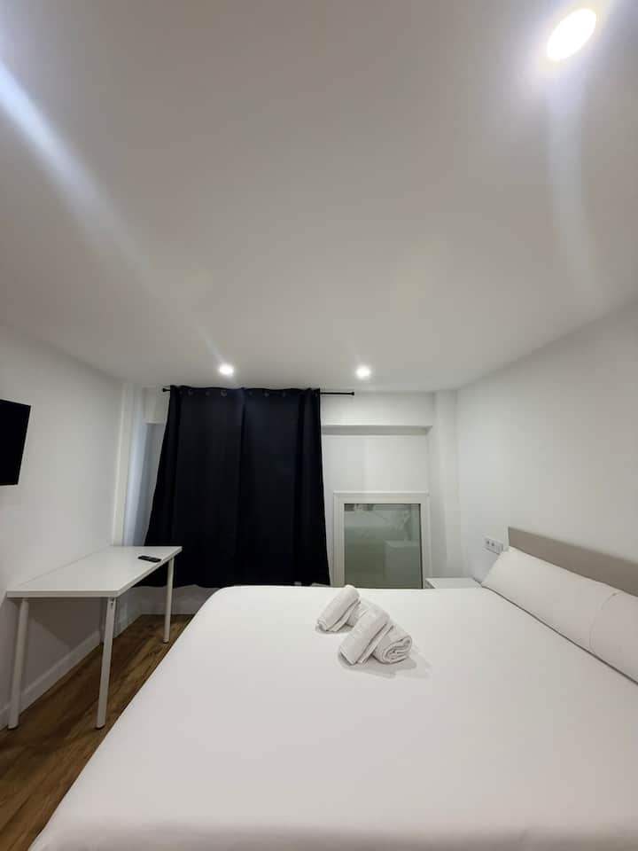 Comoda Habitacion Triple En Bernabeu - Madrid