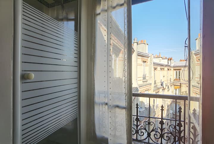 Compact Studio In Montparnasse Area With Elevator - París