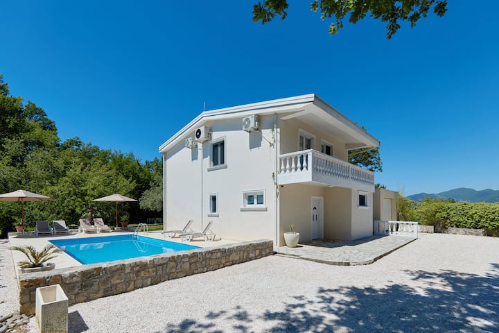 Villa Gallery Home With Outside Pool - Kotor