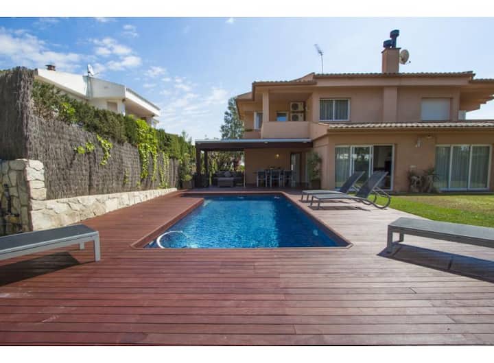 Casa Con Piscina Privada, Barbacoa Y Sala Juegos - Altafulla