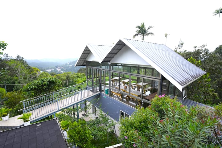 Spacious 7 Bedroom Cottage In Munnar | Misty Bush - Munnar