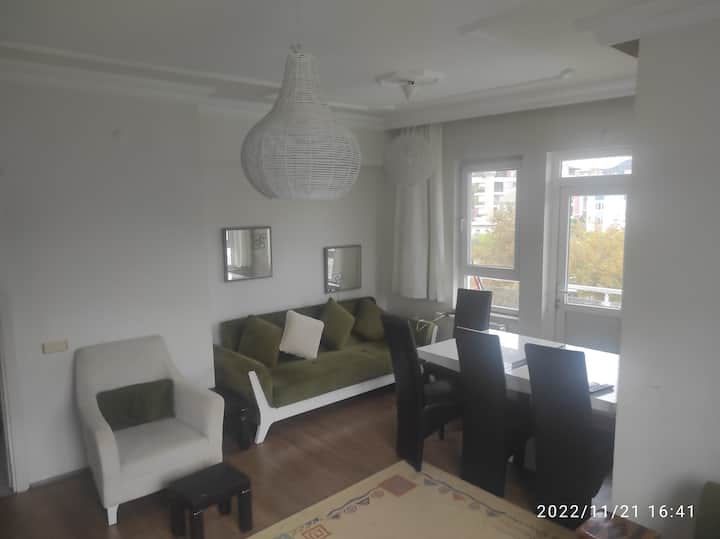 Nezih Bir Mahallede Geniş Daire - Antalya