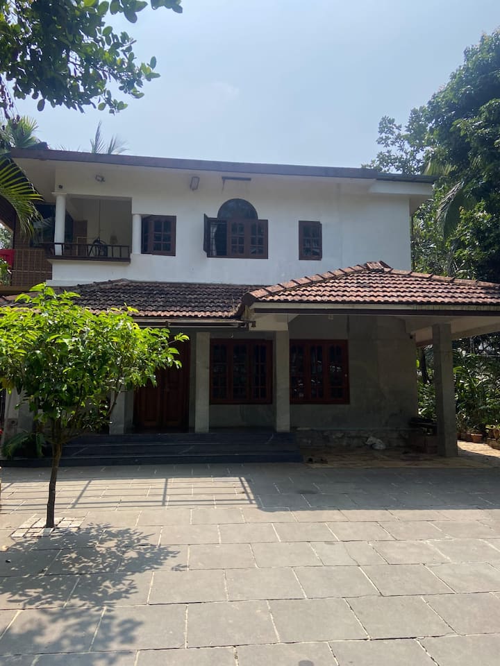 3bhk Home, A Nest In Dream For 3 Families. - Wayanad