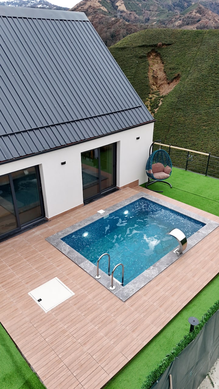 Isıtmalı Havuzlu Romantik Villa - Artvin