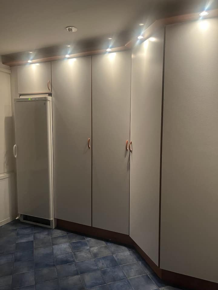 Villa Med 5 Sovrum - Trädgård Och Fri Parkering - Västerås