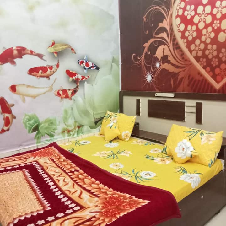 Radha Krishna Dham | 8 Rooms | Near Prem - Vrindavan